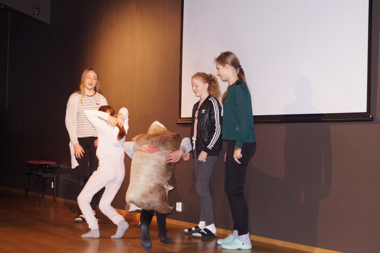 Bærland skole - Sosial kompetanse: Humor, lek og glede