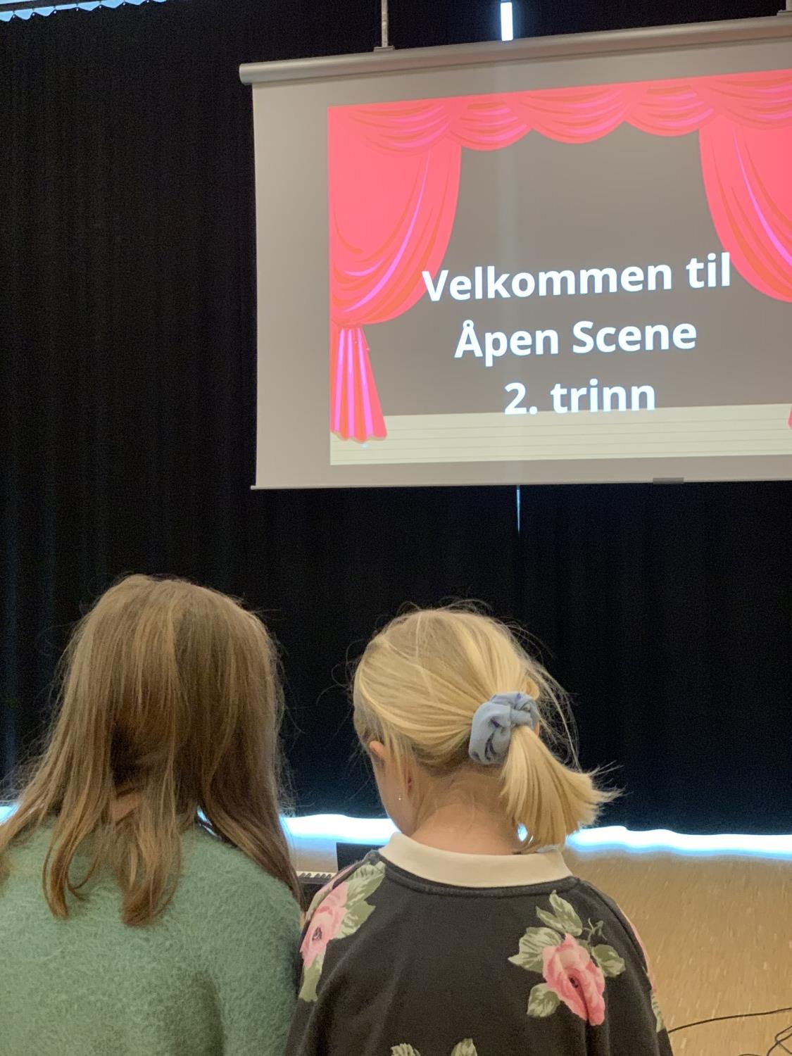 Kringsjå skole - Åpen scene på 2. trinn