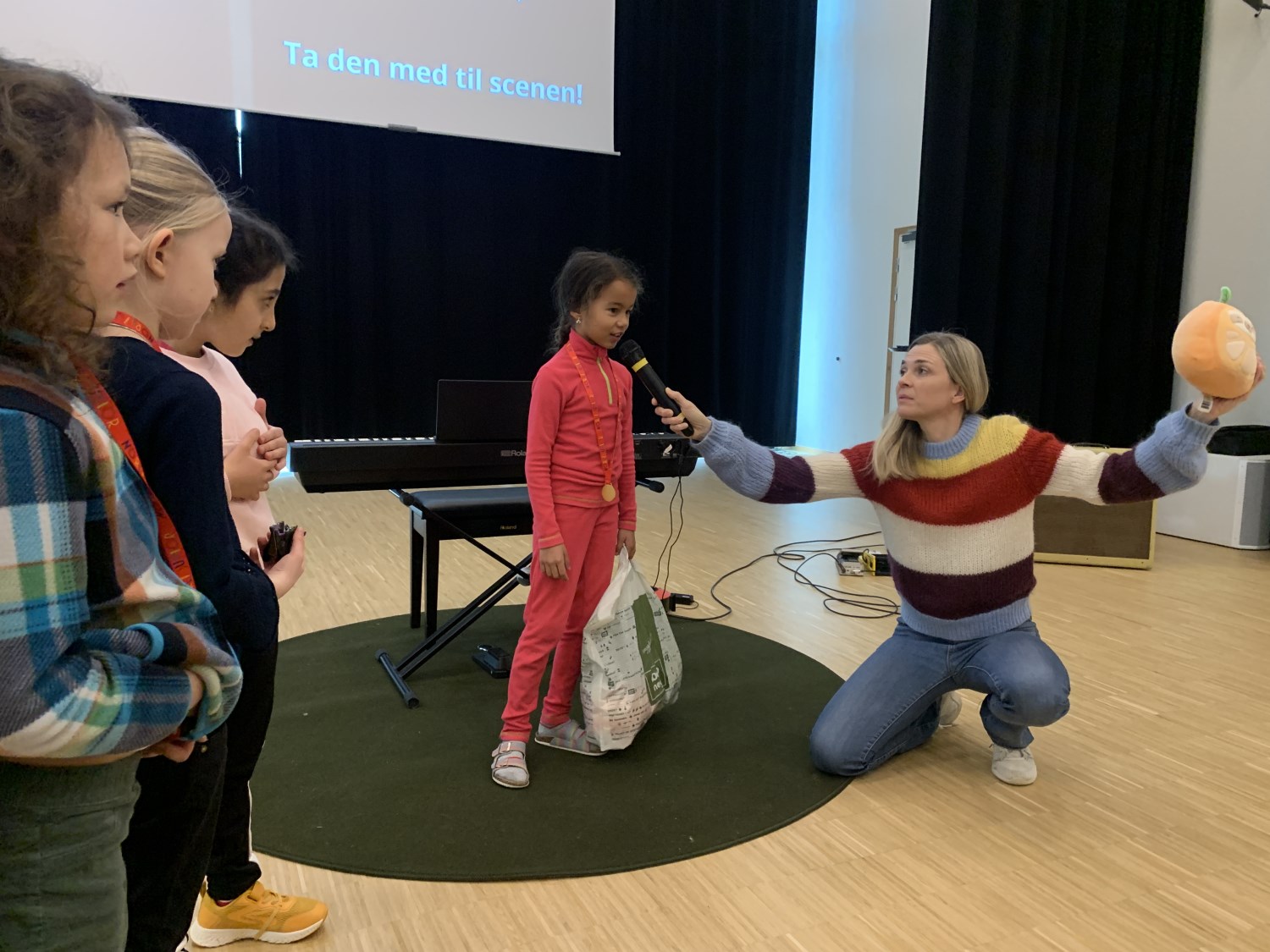 Kringsjå skole - Åpen scene på 2. trinn